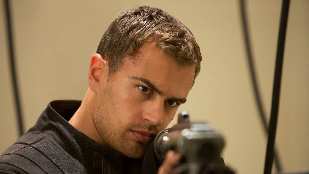 Theo James : Top 10 films et séries TV